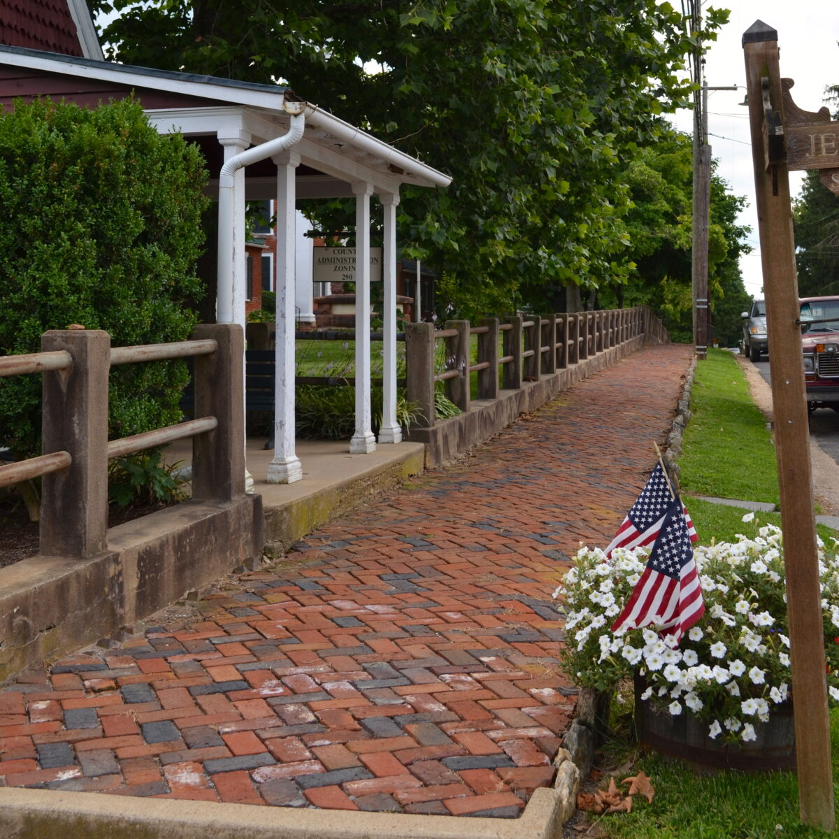 A VISIT TO UBER CHARMING LITTLE WASHINGTON