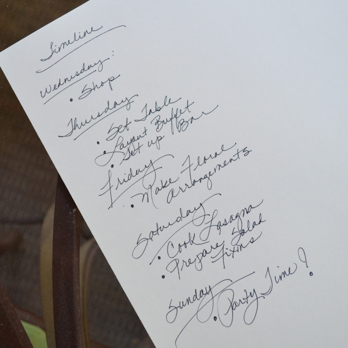 HOW TO PLAN AND HOST A LARGE DINNER PARTY