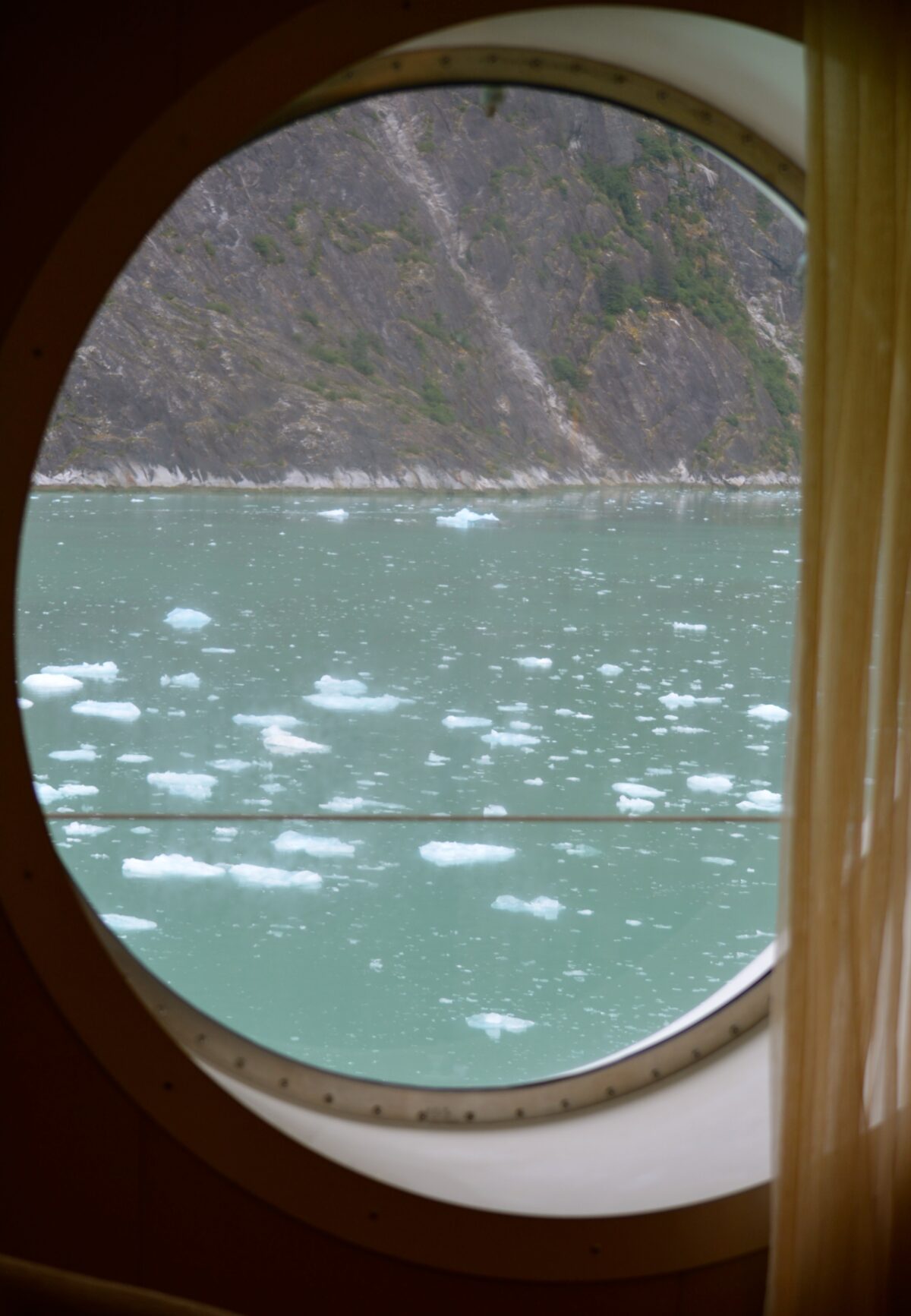 THE STUNNING SCENERY OF ENDICOTT ARM FJORD ALASKA