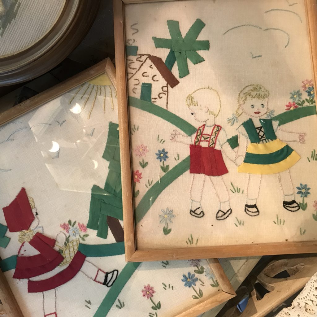 HOW TO CREATE INEXPENSIVE DIY WALL ART