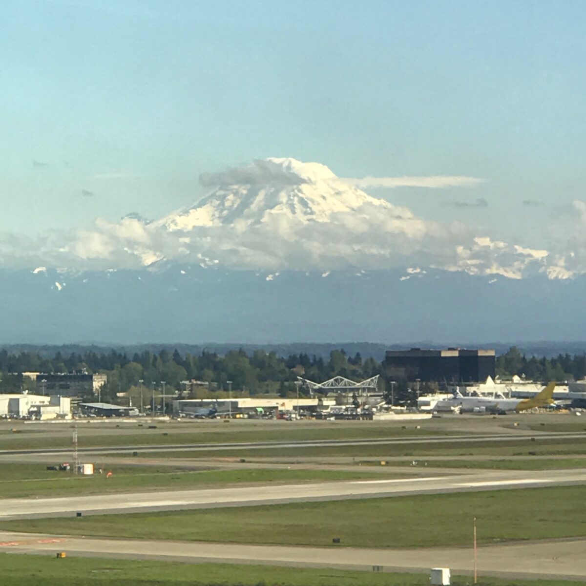 FLYING DELTA ONE AIRBUS 330-200 SEATTLE TO AMSTERDAM